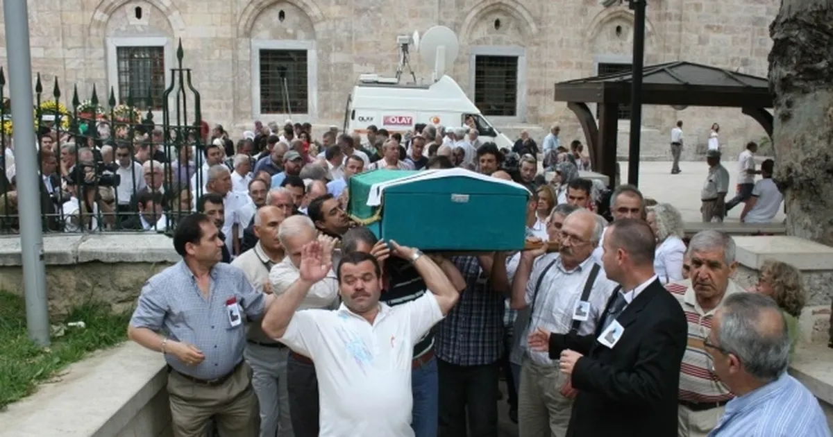 Atilla Ülkü göz yaşlarıyla uğurlandı - Bursaport.com