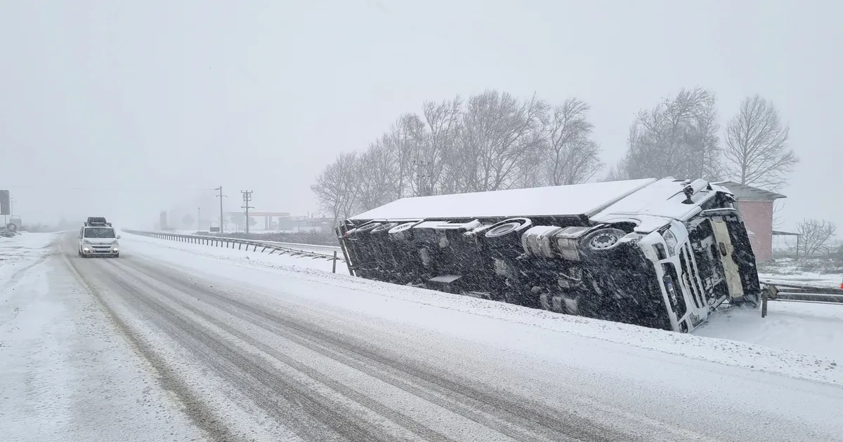 İnegöl-Kütahya yolunda sürücüler zor anlar yaşıyor - Bursaport.com